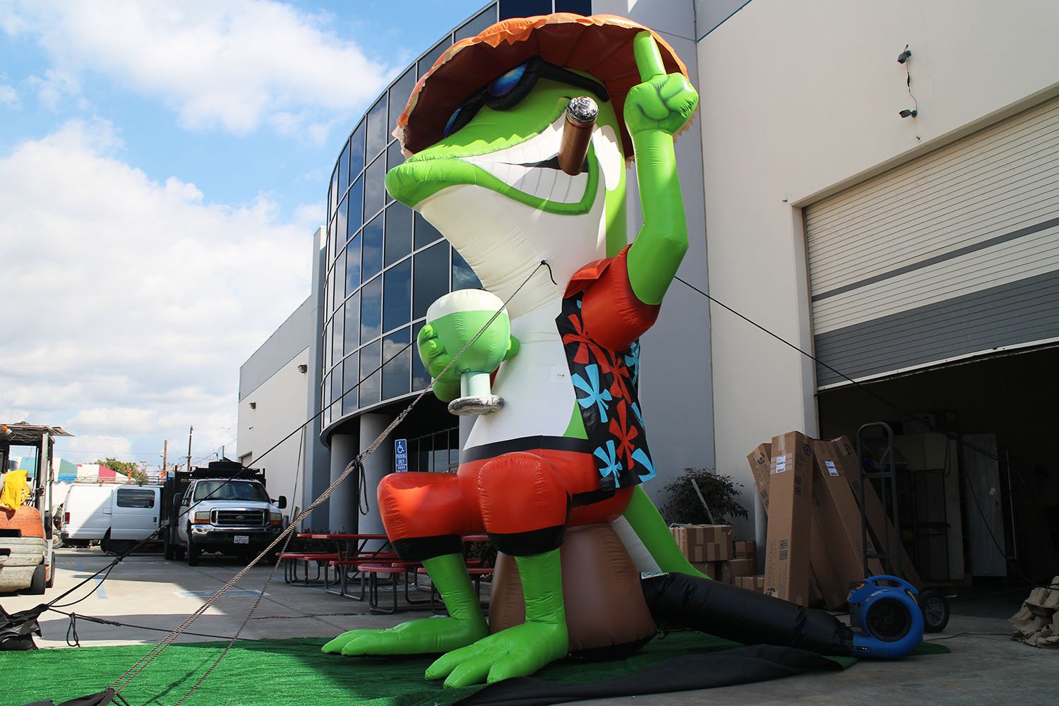 Texas Roadhouse Lizard | Inflatable Replica | Inflatable Animal